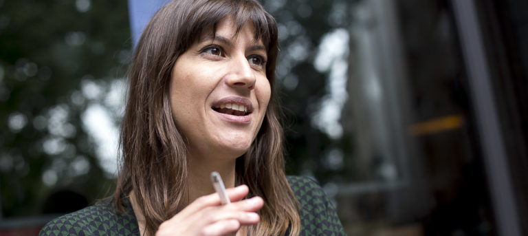 Sandrine Morel: 'A Nova Caledònia viuen en tribus'