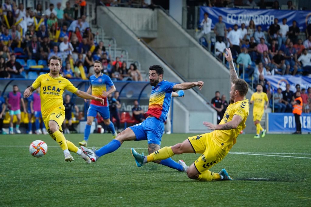 Piqué anuncia que s'emporta el FC Andorra del Principat perquè no els ...