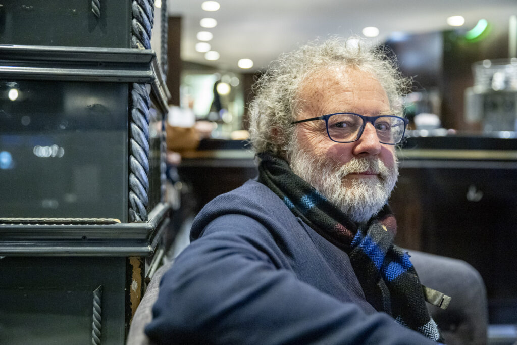 John Carlin: "El canvi de música ambiental a Madrid ha fet que l ...