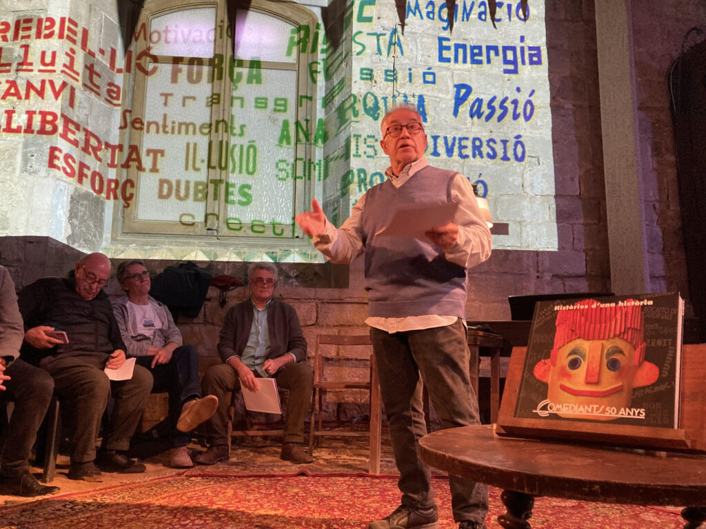 Comediants: 50 anys de vida i aventures en un llibre