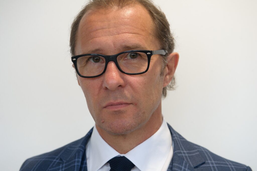 Matt Qvortrup:"Si voleu la independència aniria a buscar els americans ...