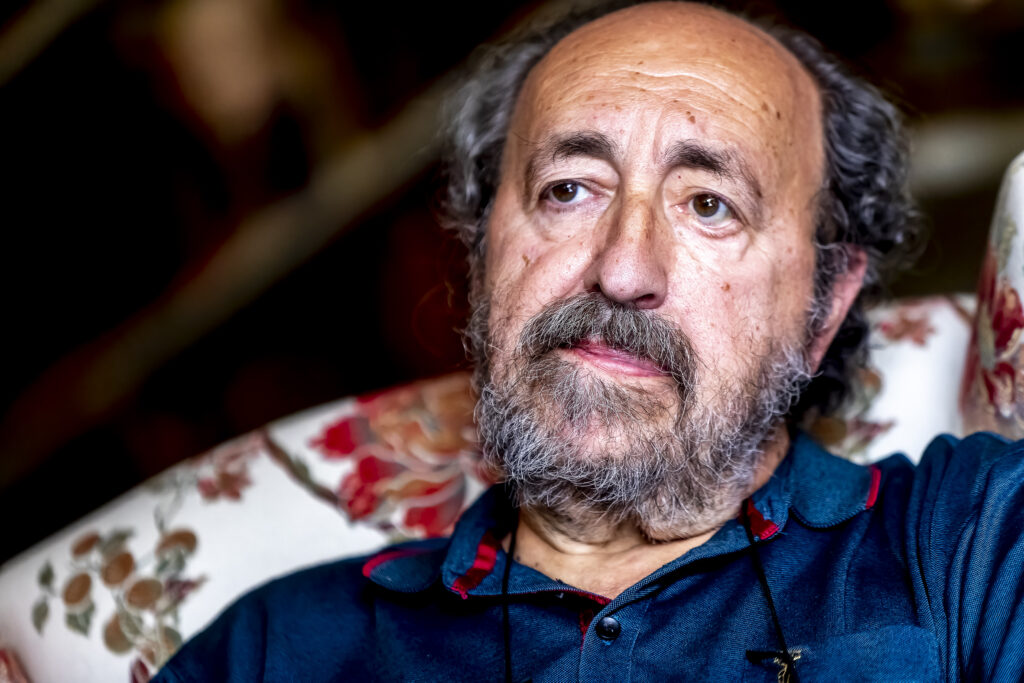 Rossich: "Si el català adopta un paper subordinat, acabarà desapareixent"