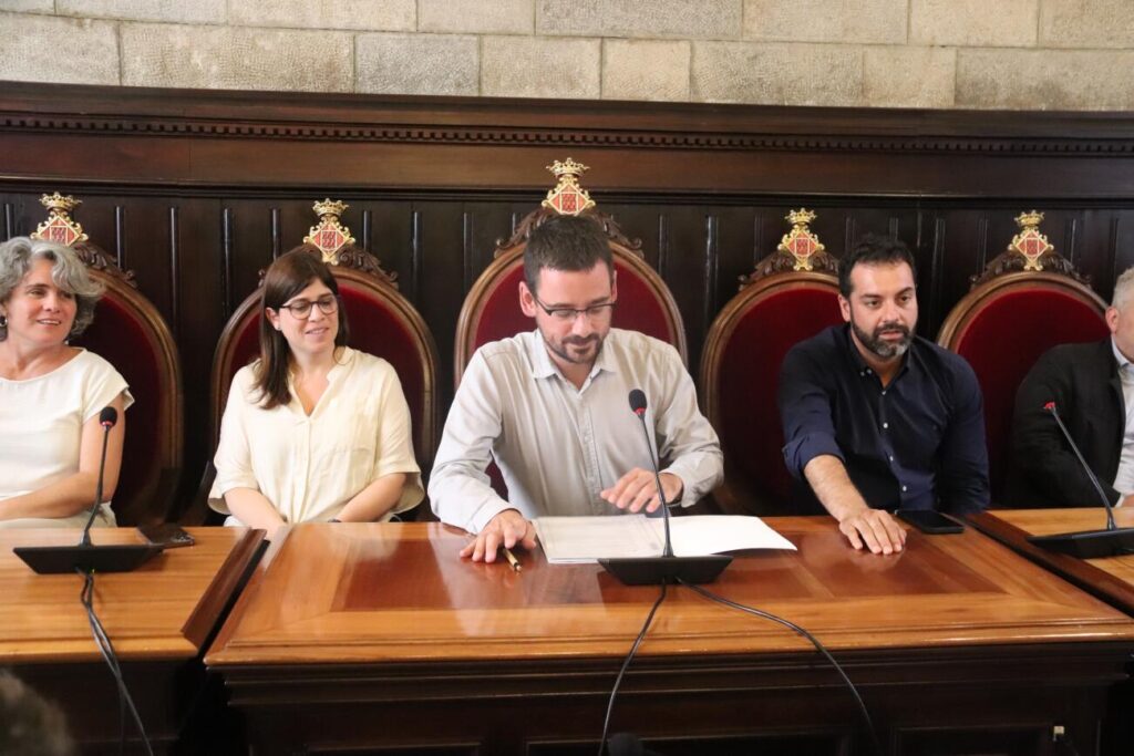 Salellas rebaixa el sou de batlle a 60.000 euros i el govern de Girona ...