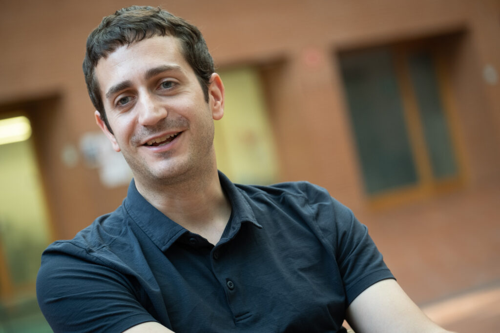 Toni Rodon: "Dir que heu de votar perquè ve el llop no és una bona ...