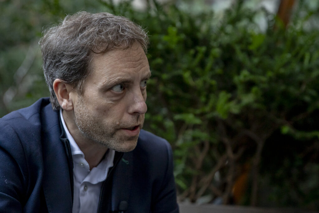 Albert Royo: "La comunitat internacional ha de veure que els catalans estan disposats a aguantar ...