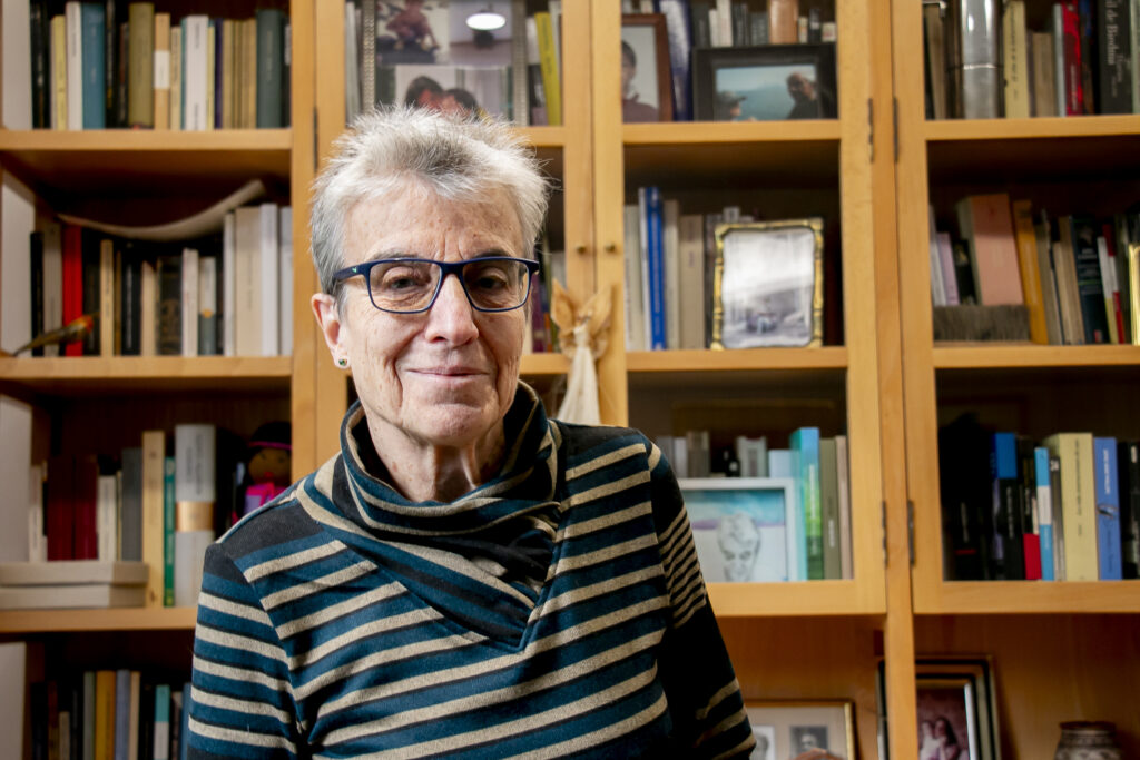 Anna Freixas: "Si la cura dels néts és una obligació, cal pagar-la"