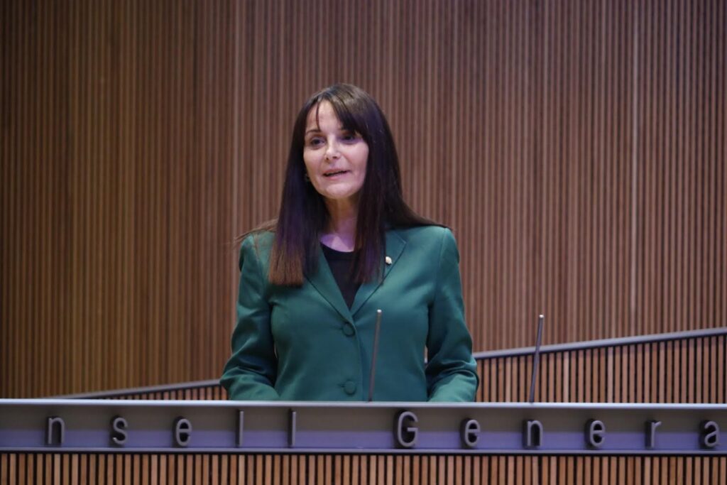 Mònica Bonell: "Entre tots podem capgirar les xifres del català"