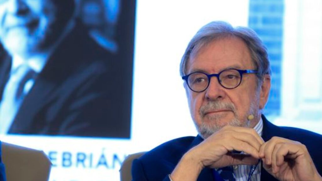 Cebrián, el gran gurú d'El País durant la transició, també acaba a l ...
