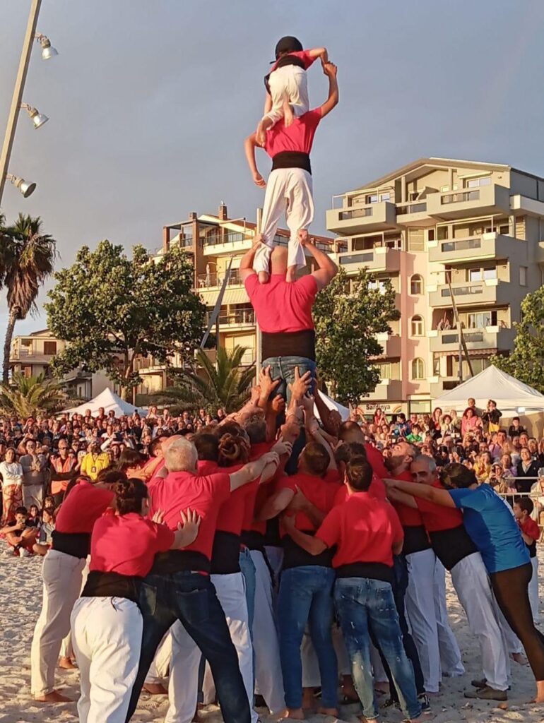 La colla castellera de l'Alguer s'estrena per Sant Joan