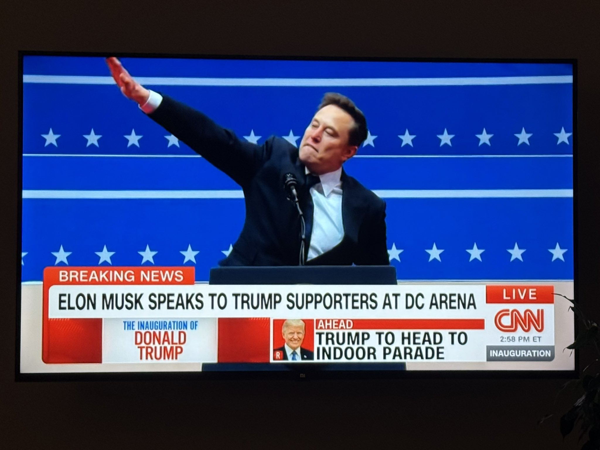 [VÍDEO] Una salutació a l'estil nazi d'Elon Musk desencadena la ...