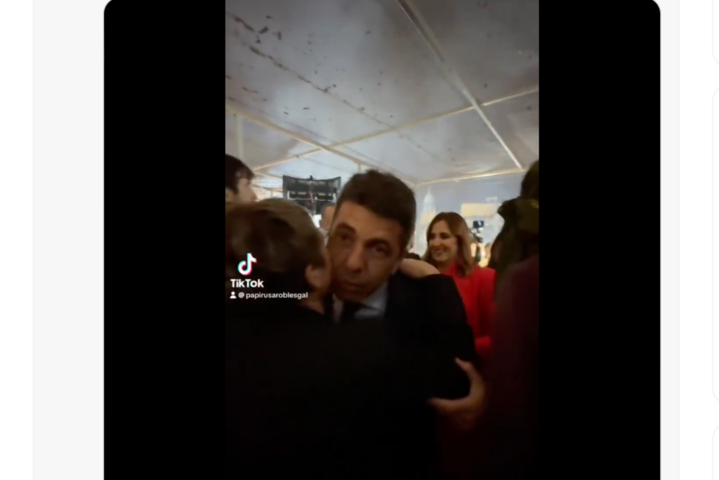 "Va, calla!", la resposta irada de Carlos Mazón quan Papi Robles li ...