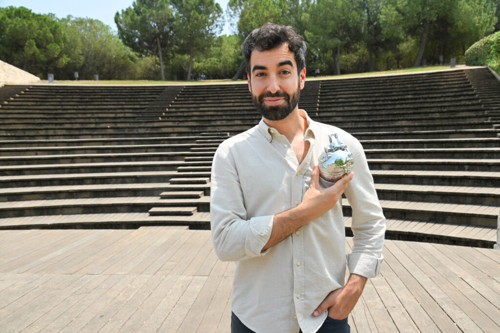 Nelo Gómez: "Com es pot odiar una llengua?, però si és teua!"