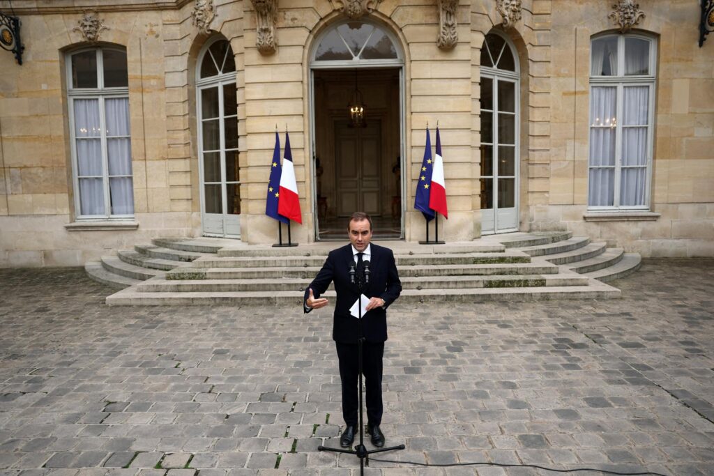Macron encarrega a Lecornu les últimes negociacions per a una ...