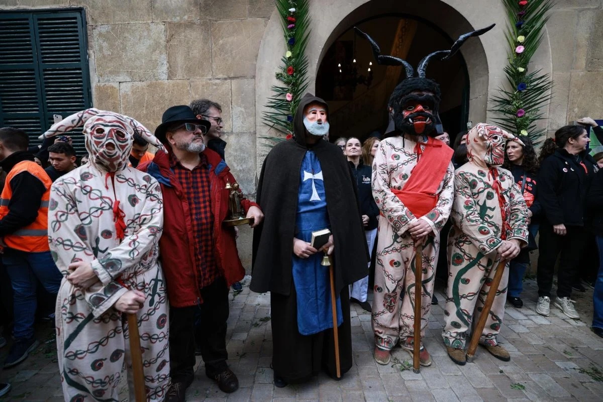 [VÍDEO] Manacor viu uns goigs de Sant Antoni marcats pel dol per un ...